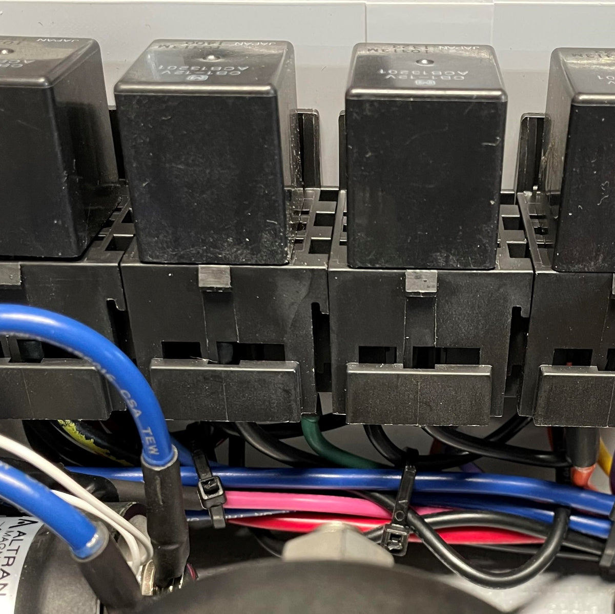 5 Position Relay Base – Canadian Electric Vehicles (canEV and icanEV)